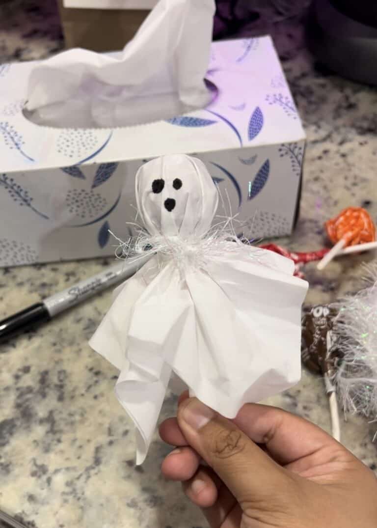 Kid-Friendly Halloween Classroom Treat Bag For School (Free Printable ...