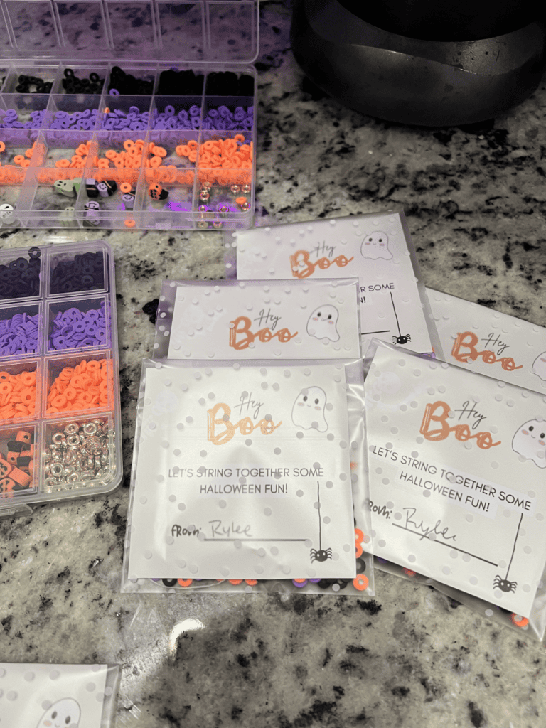Easy Halloween Classroom Handouts: DIY Bracelet Kits (Free Printable ...