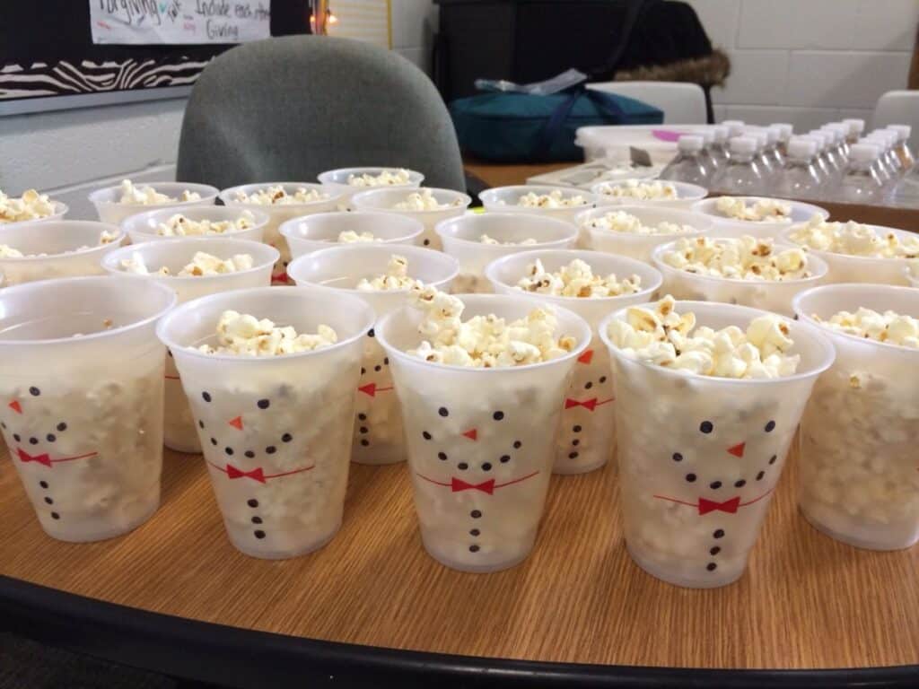 Winter Class Party Ideas for Room Moms | Crafts, Snacks & Games for a ...